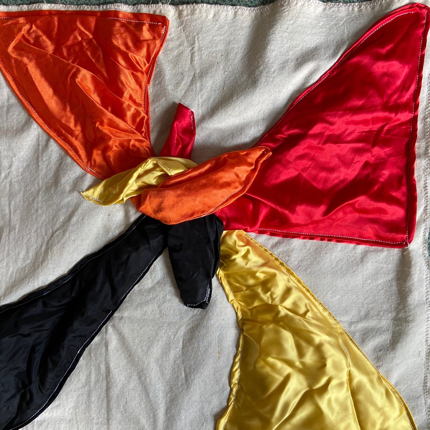 Textile Simone Carole Levy - ART MOVES EUROPE e.V.